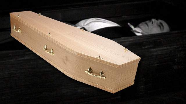 Sleep In Coffin For 30 Hours Earn 300 In Creepy Contest