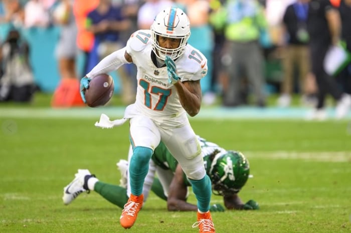 Waddle, Paul focused on team-first mindset as Dolphins training camp ...