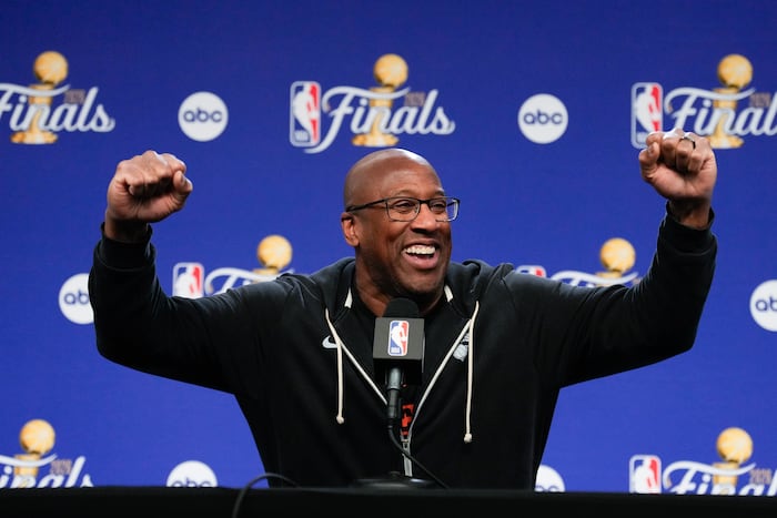 From Ben Stiller to Fat Joe, the Knicks' celebrity fans get to work at ...