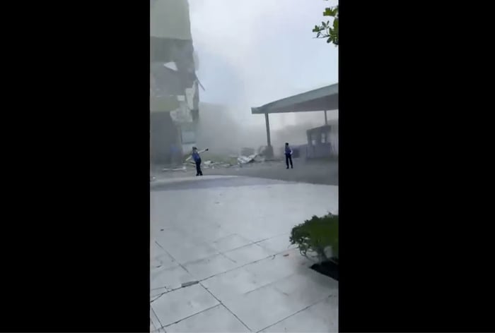 A 7.8 magnitude quake kills 12, destroys buildings and sparks tsunami ...