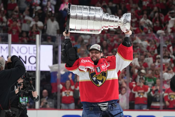 Toronto Maple Leafs land prized free agent, signing goalie Sergei ...