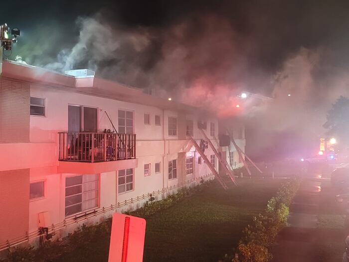 North Miami Beach apartment building fire under investigation