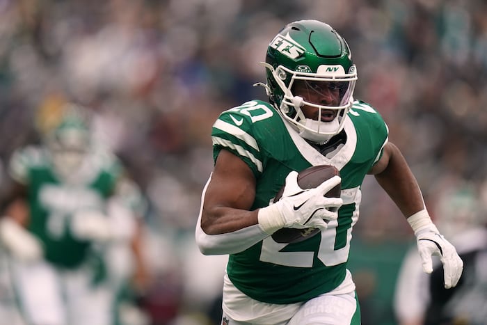 Jets, running back Breece Hall agree to a 3-year, $45.75 million ...